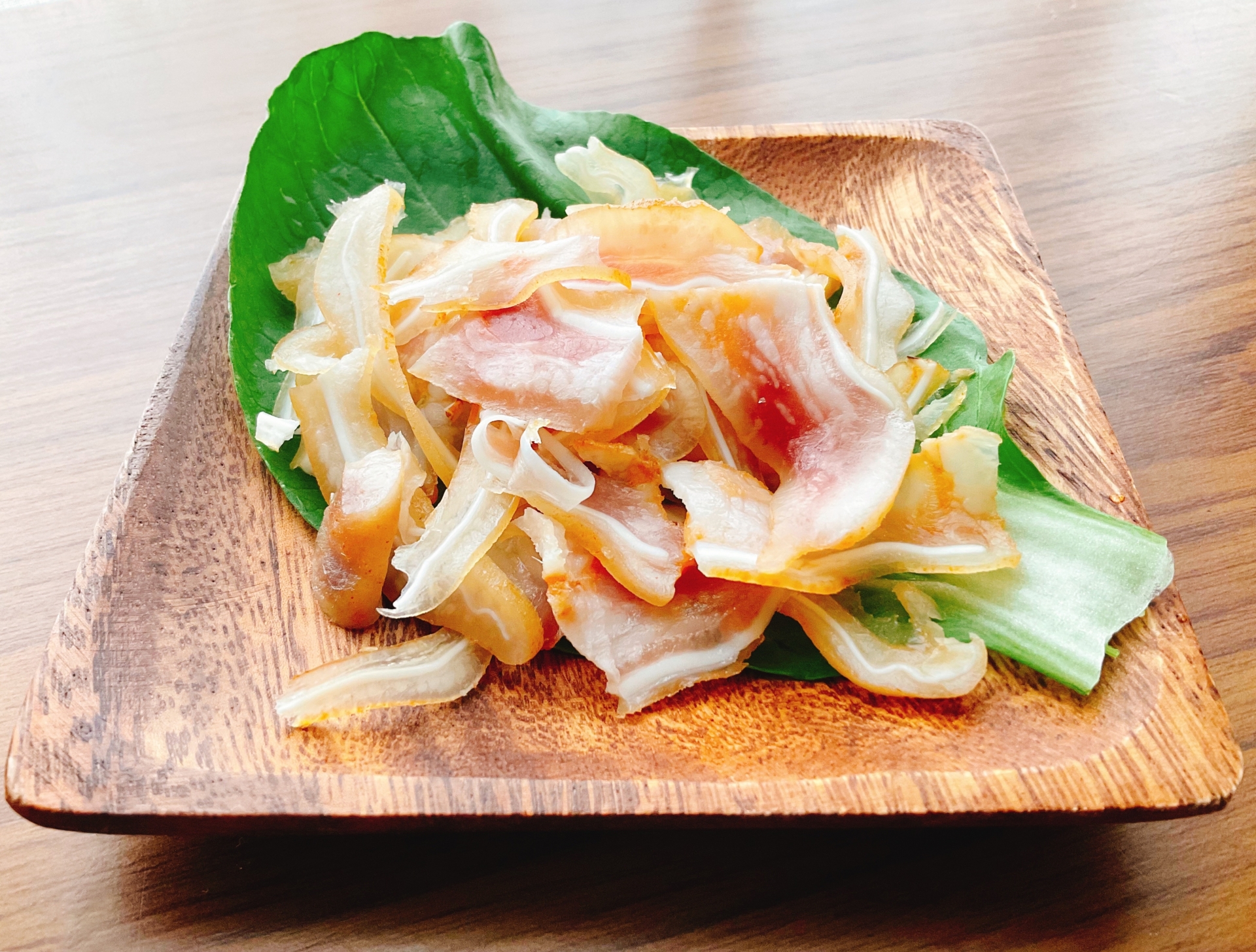 ミミガーとはどんなもの？栄養効果はあるの？お宝食材探検隊がわかりやすく解説 - フードマニア Food Mania by 旭屋出版